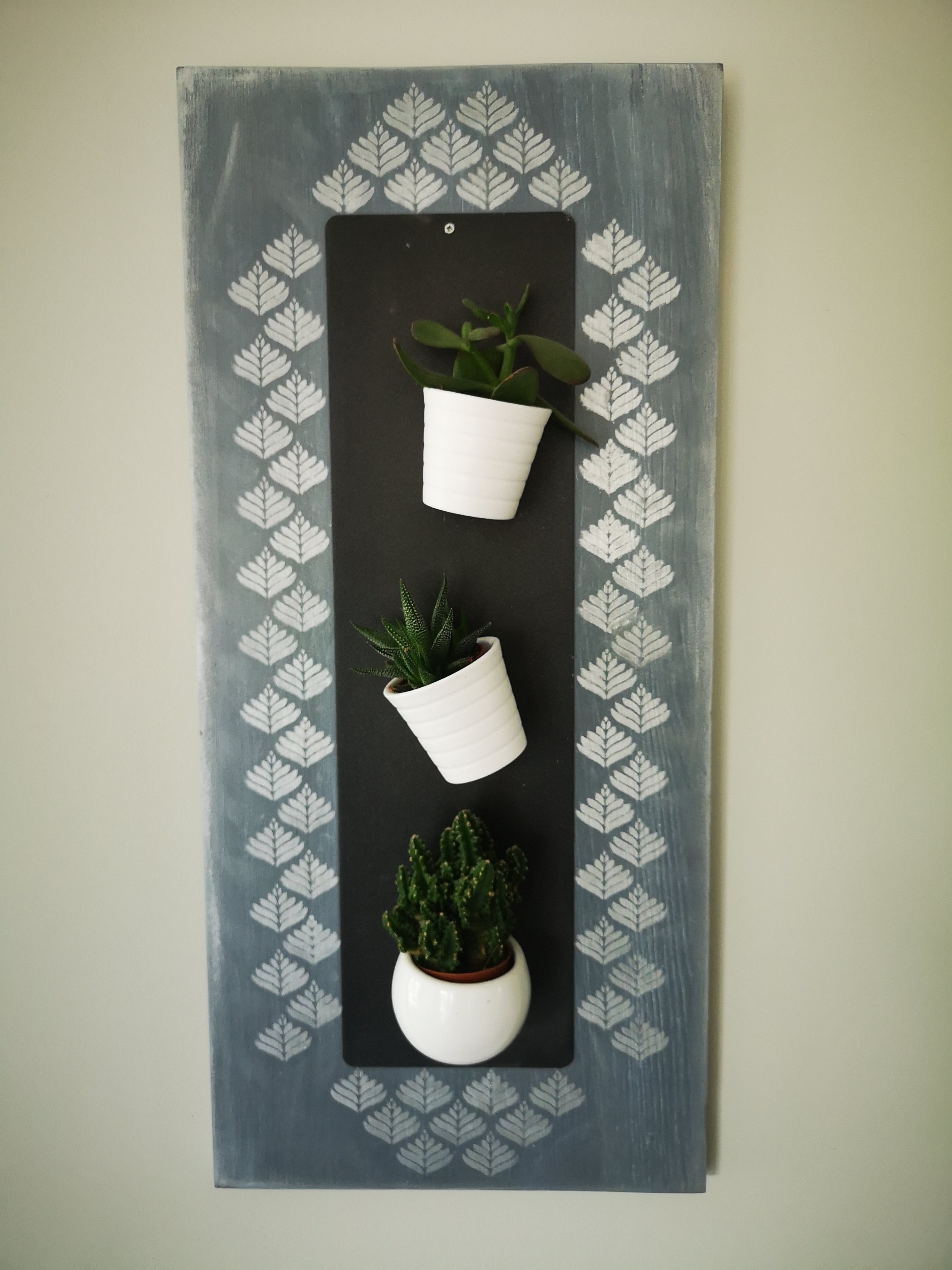 Support mural en bois aimanté pour petites plantes | Au gré du pinceau